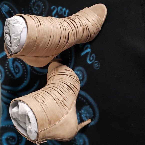 BCBGeneration | Shoes | Bcbg Womens Tan Opentoe Heels Size | Poshmark